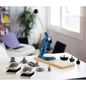 Machines for mounting keychains